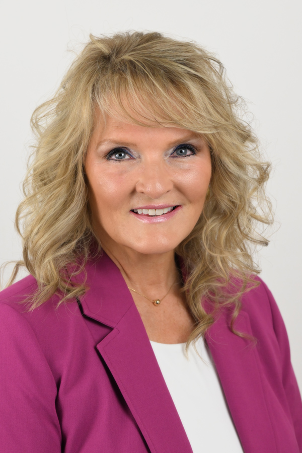 Veteran Financial Leader Lisa Humphres Joins Pinnacle Financial ...